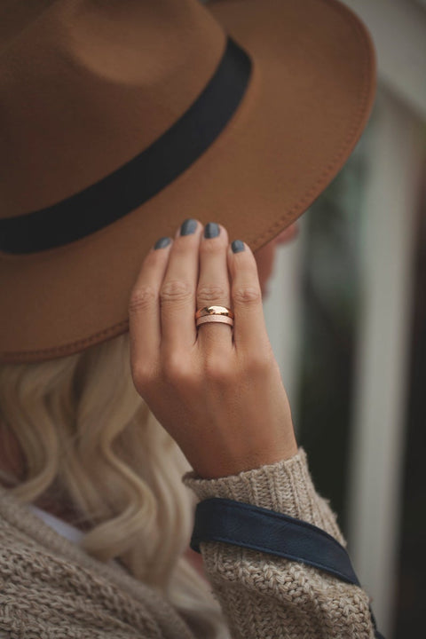 Where To Find Simple Wedding Bands + Tips For Wedding Band Shopping