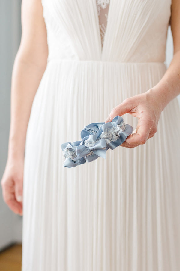 What Brides Need to Know About the Wedding Garter Tradition