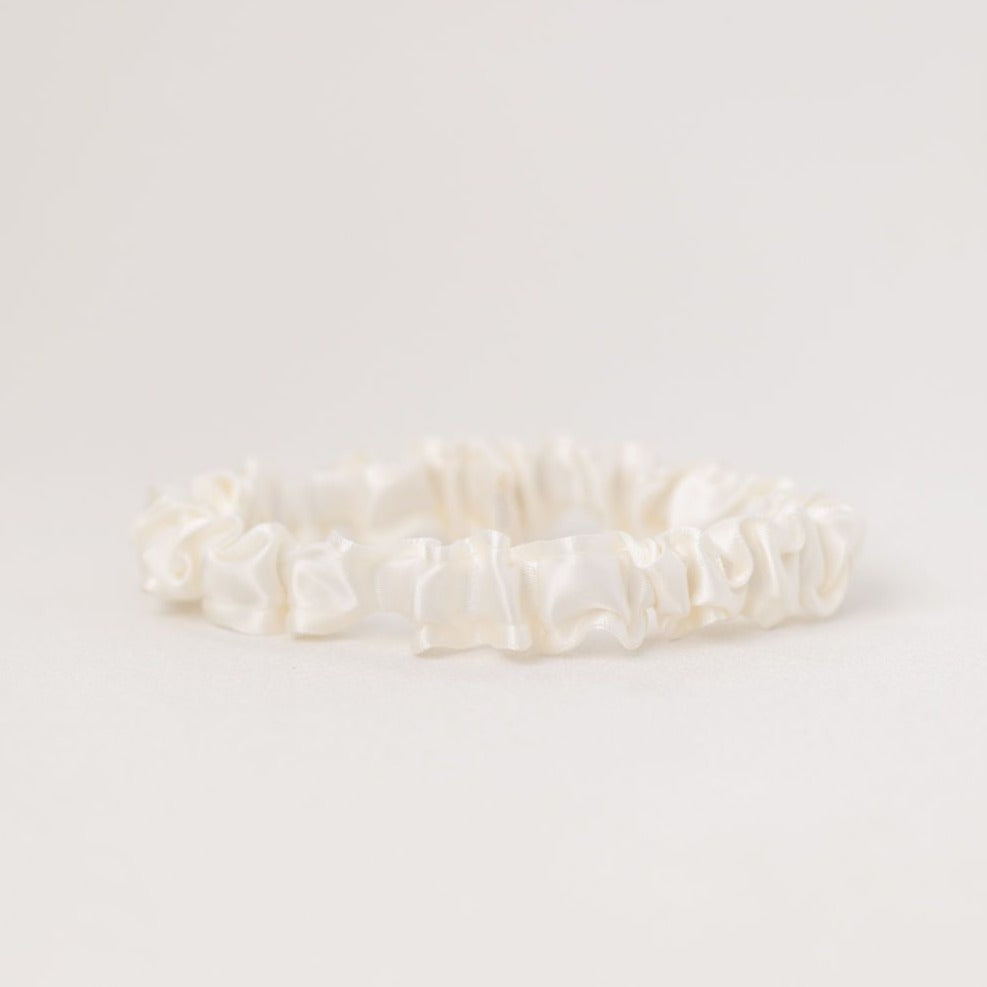 Tossing Wedding Garters | Throw Garter For Bride